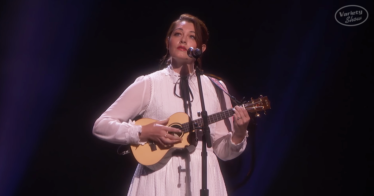 Once Self-Conscious Deaf Singer Inspires Simon To Rise To His Feet ...