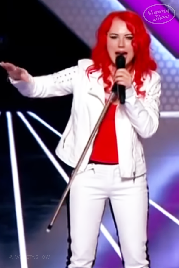 Redhead Singer Wins Over Audience With Entrancing Performance Of Queen ...