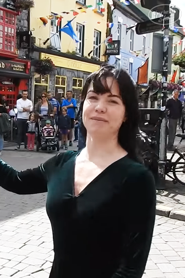 Emma O’Sullivan And A Small Girl Dance Together – Variety Show