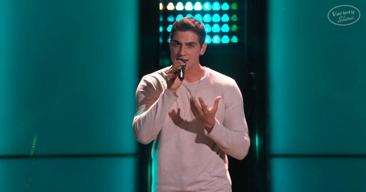 Smooth, Strong Performance from Californian Singer Turns a Chair ...