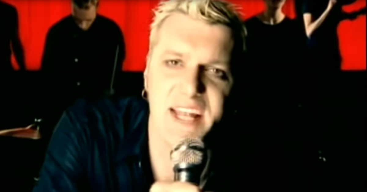 Chumbawamba’s “Tubthumper” Is The ’90s Anthem That’ll Get You Partying ...
