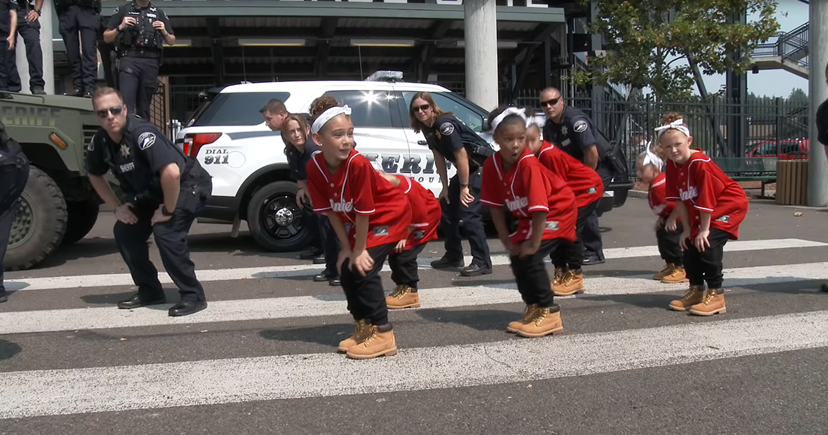 Cops Vs. Kids In The Most Uplifting, Entertaining Dance Battle Ever ...