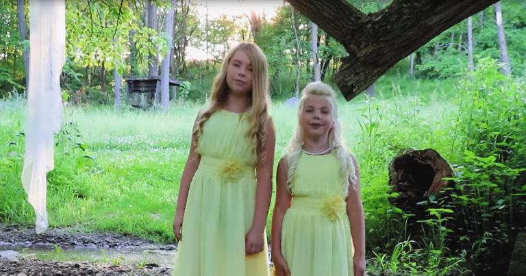 2 Sisters Deliver Joyous Rendition of Classic Hymn - Variety Show
