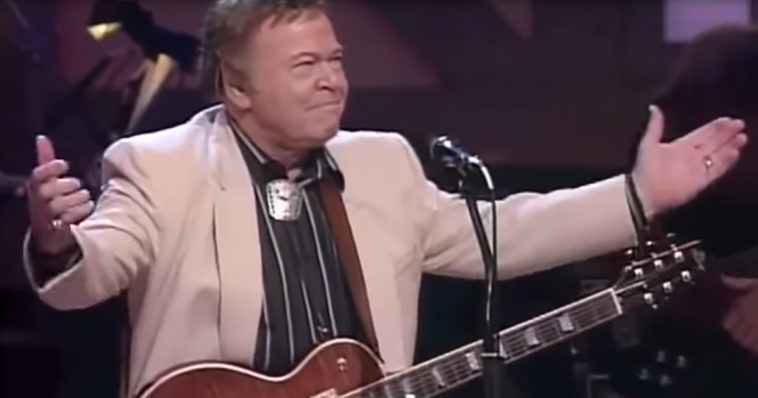 Masterful Musician Roy Clark Performs ‘Yesterday, When I Was Young ...