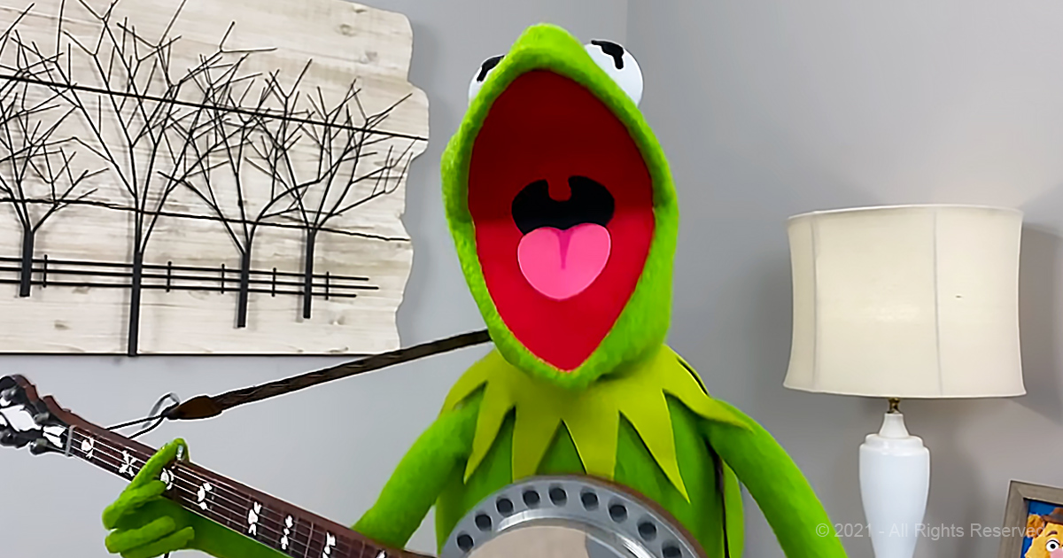 Kermit & Fozzie Bear’s lovable Zoom duet of ‘Movin’ Right Along ...