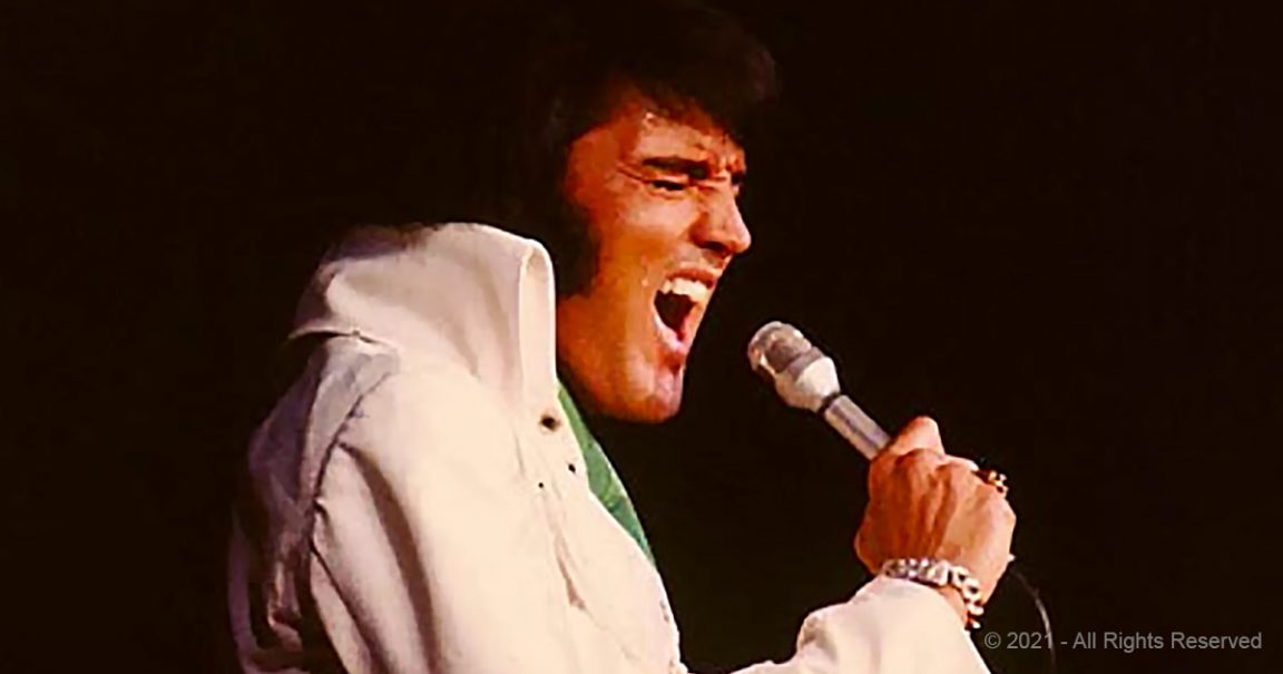 That beautiful moment when Elvis stopped his concert to suddenly sing ...
