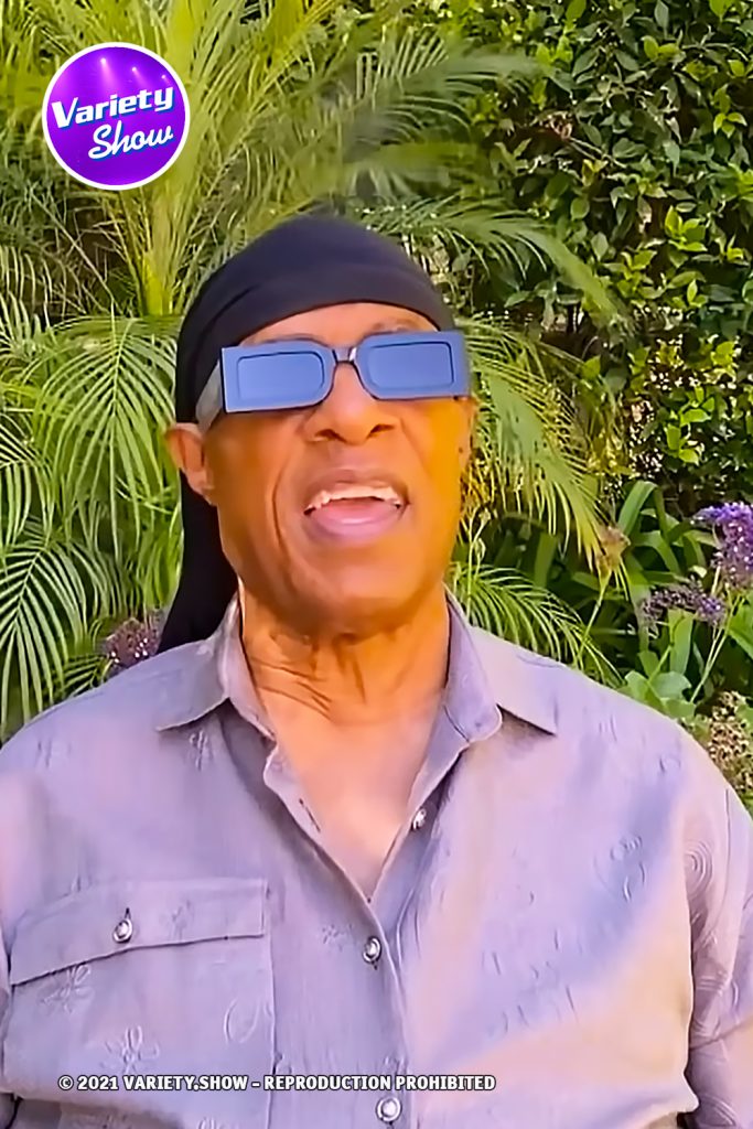 Birthday boy Tom Jones is crying happy tears - Variety Show