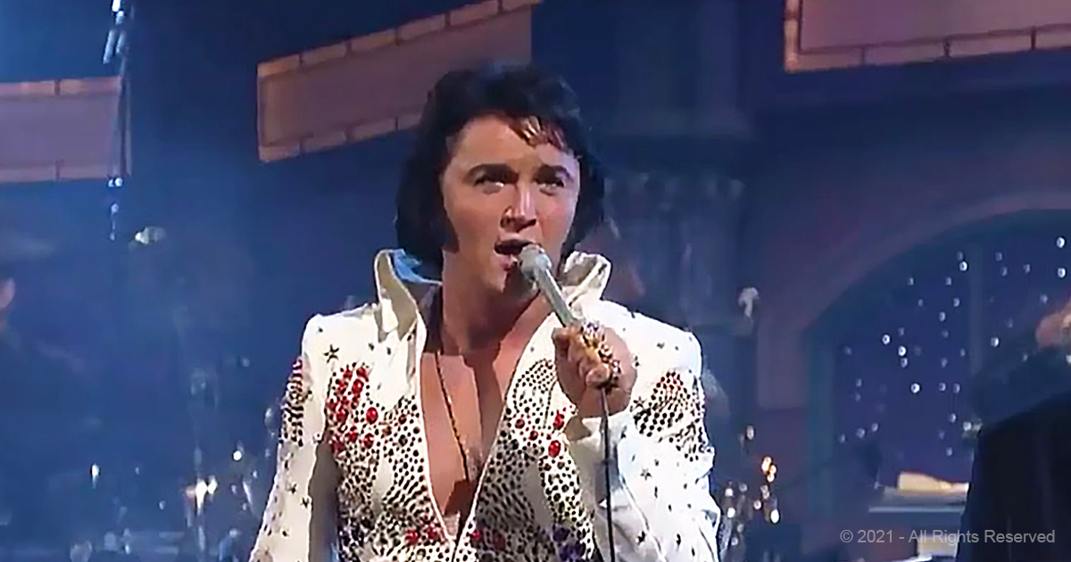 Elvis Impersonator stuns crowd with ‘American Trilogy’ - Variety Show