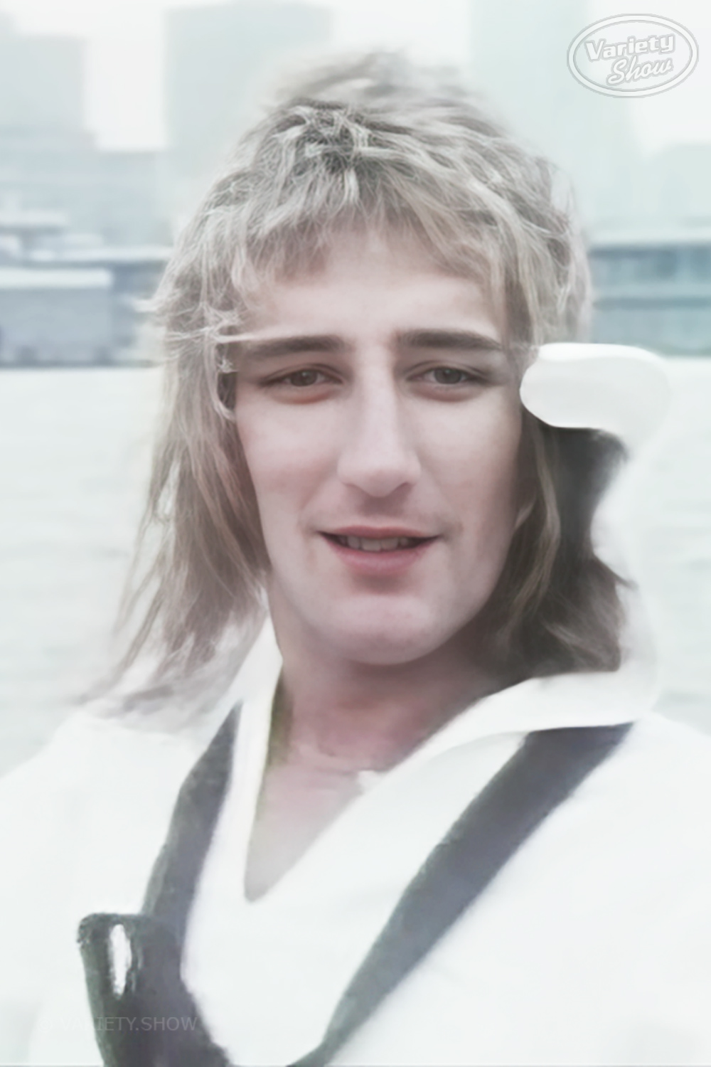 Time travel with Rod Stewart’s “Sailing” from 1975 – Variety Show
