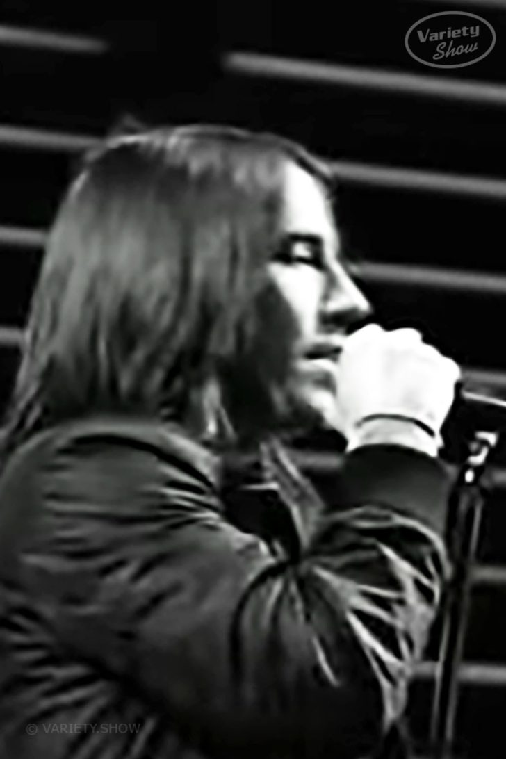 Red Hot Chili Peppers’ “Snow (Hey Oh)” is a melodic dream you’ll ...